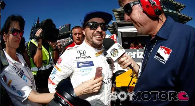 Alonso já está em Nova York para promover as 500 Milhas