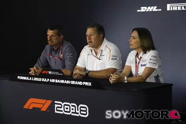 Guenther Steiner, Zak Brown och Claire Williams i Bahrain