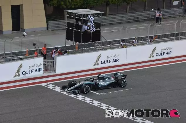 Lewis Hamilton, miaraka amin'ny fitambarana antonony - SoyMotor.com