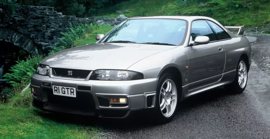 nissan-gt-r_r33-1995.jpg