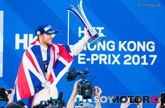 हाँगकाँग ePrix: पक्षी पहिल्या फॉर्म्युला E ePrix 2017-2018 मध्ये जिंकला