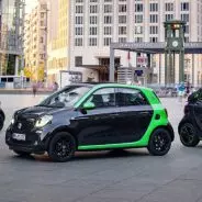 Новае электрычнае купэ ForTwo, ForTwo Cabrio і ForFour пазіруюць з чорна-зялёным кузавам - SoyMotor