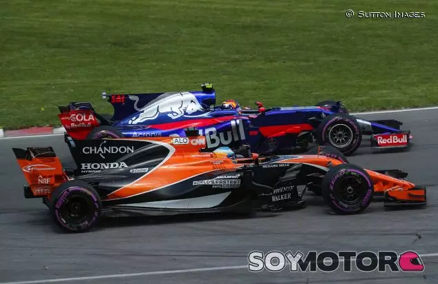 Carlos Sainz i Fernando Alonso w Montrealu