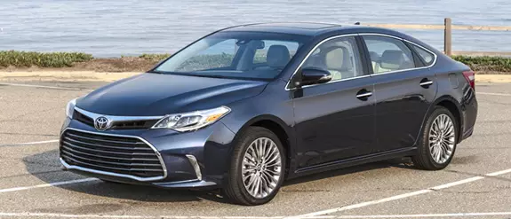 2017_toyota_avalon_1.jpg