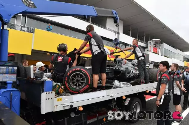 Suzuka मा रोमेन Grosjean को VF-17