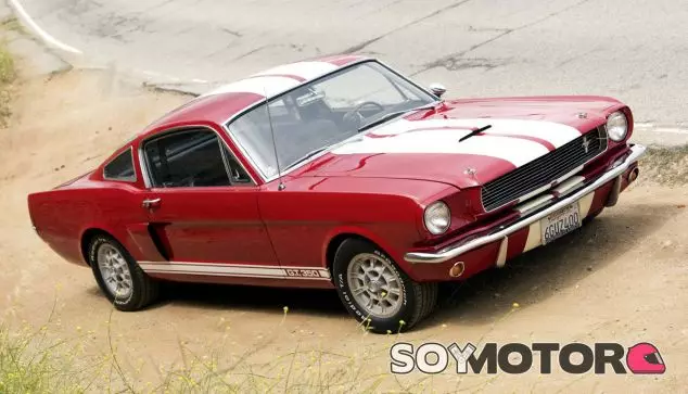 IFord Mustang Shelby GT350 yenye yezona modeli zibalaseleyo zosapho lakwaMustang - iSoyMotor