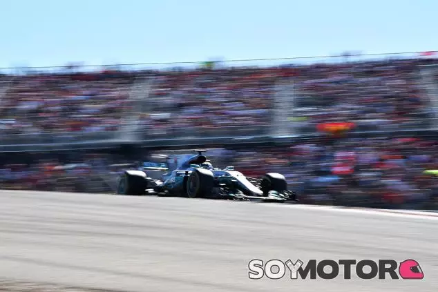 Hamilton, dengan kecepatan penuh di Austin minggu lalu - SoyMotor