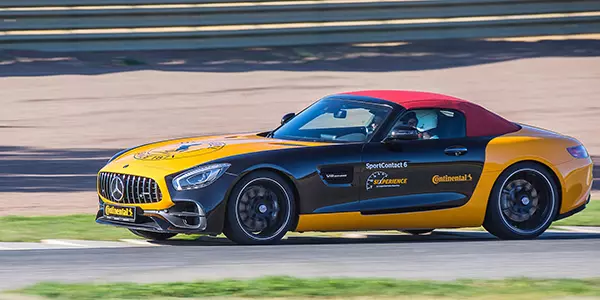 mercedes-amg-gt-roadster-continental.jpg