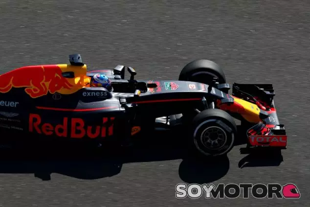 Daniel Ricciardo ing Sochi karo RB12 - LaF1