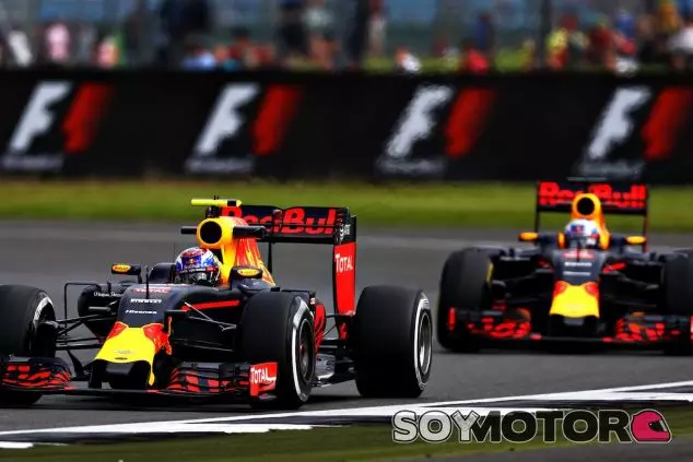 Max Verstappen ati Daniel Ricciardo ni Silverstone - LaF1