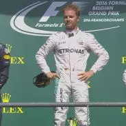 Rosberg sny Hamilton tien punte in die Kampioenskap - LaF1