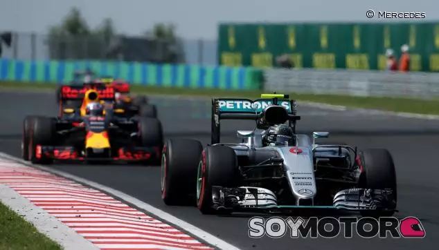 Mercedes na Red Bull barwanira muri Hongiriya - LaF1