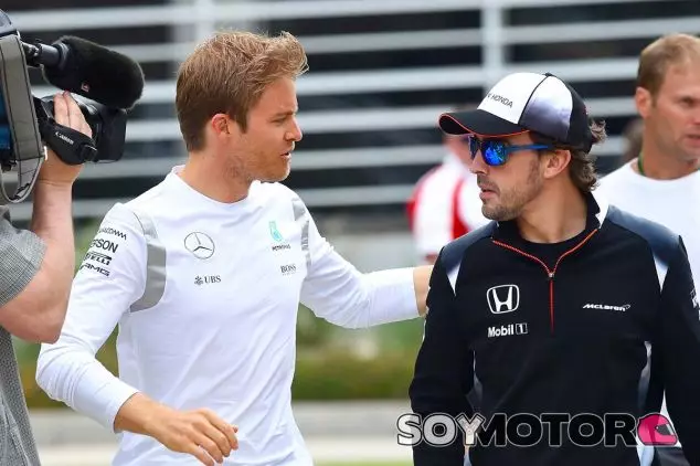 Nico Rosberg na Fernando Alonso - SoyMotor