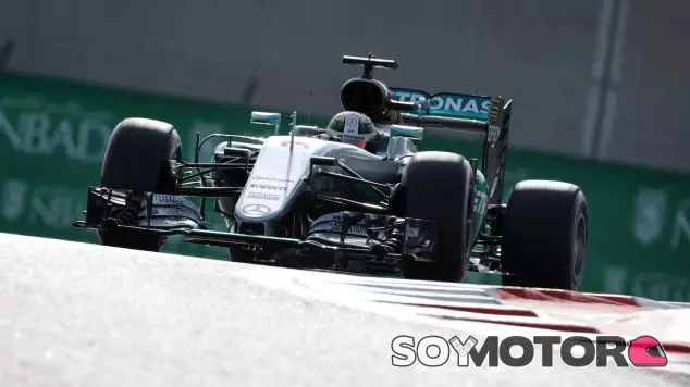 Hamilton ýeňiş gazanmak üçin hemme zady synap görer - SoyMotor