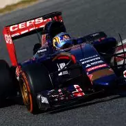 Carlos Sainz a dabaran STR11 - LaF1