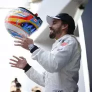 Fernando Alonso miaraka amin'ny fiarovan-dohany any Sepang - LaF1.es