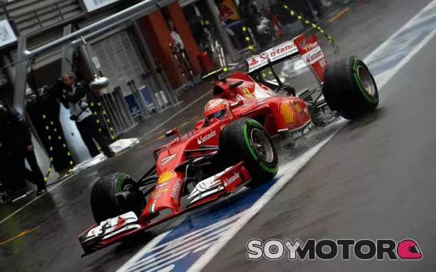 Kimi Räikkönen eo amin'ny fanaraha-maso ny F14 T - LaF1