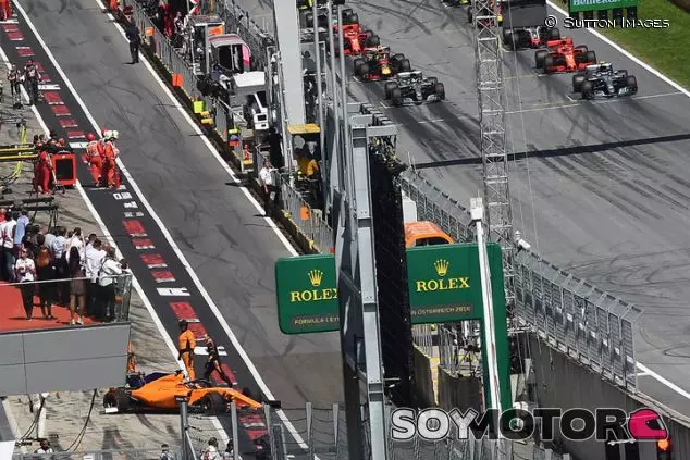 Fernando Alonso startuje z Pit-Lane na Red Bull Ring