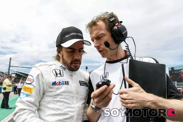 Fernando Alonso na zadnji VN Madžarske - LaF1