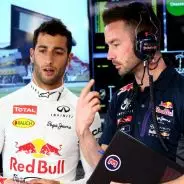 Ο Daniel Ricciardo μιλά με τον Simon Rennie, τον μηχανικό αγώνων του, στο Silverstone - LaF1