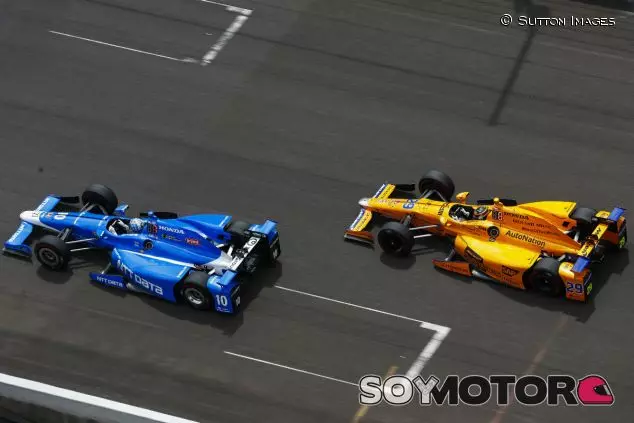 אלונסו בשלב האחרון של ה-Indy 500: