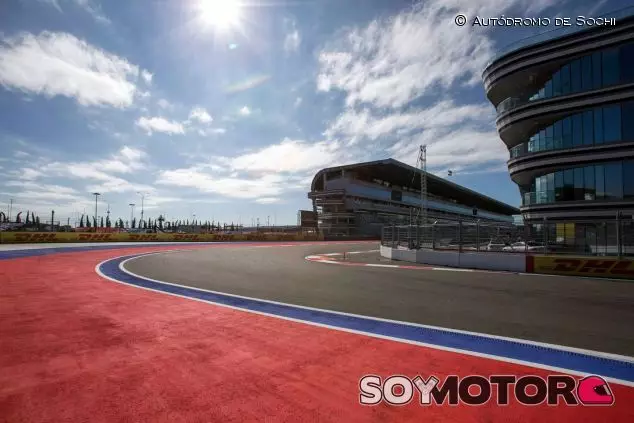 Same scenario, different time? Russian tarmac in 2016 may not be lit by the sun - LaF1