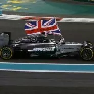 Lewis Hamilton lors du tour d'honneur - LaF1