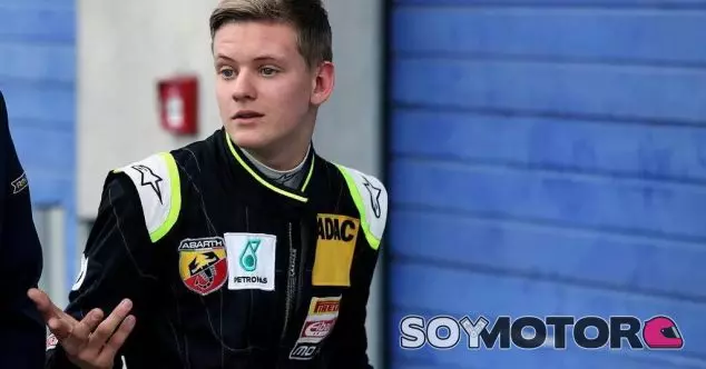 Mick Schumacher, atalii o Michael Schumacher - LaF1