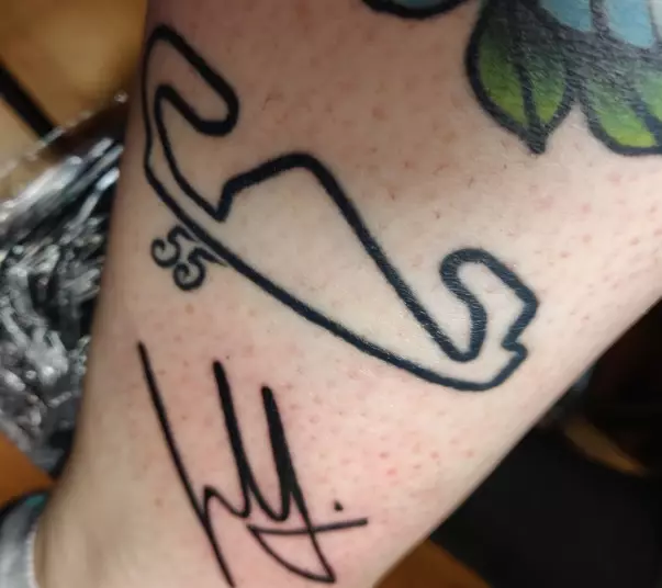 sainz-tattoo-handtekening-fan-soymotor.jpg