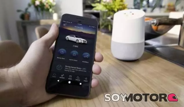 Mercedes ยังเปิดประตูสู่ Google Home และ Alexa