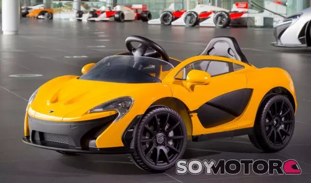 Hierdie elektriese McLaren P1 het ook 'n sentrale sitplekkonfigurasie, soos die legendariese McLaren F1 - SoyMotor