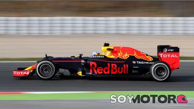 Daniel Ricciardo มีตาข้างเดียวเกี่ยวกับอนาคตของเขา - LaF1
