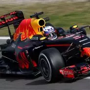 Daniel Ricciardo dalam tes Montmelo - LaF1