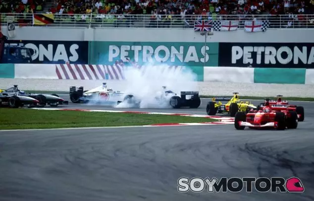 Keluar dari GP Malaysia 2001 – SoyMotor.com