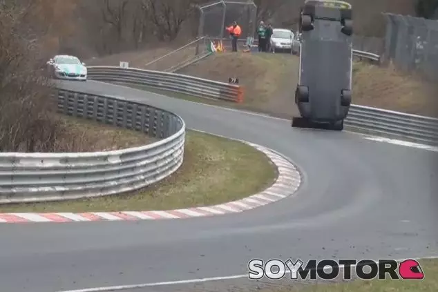 Frame of the Mardenborough Nissan accident at the Nürburgring - LaF1