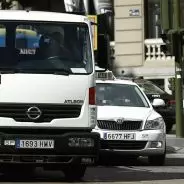 Bildo de trafiko en la urbo Madrido - SoyMotor