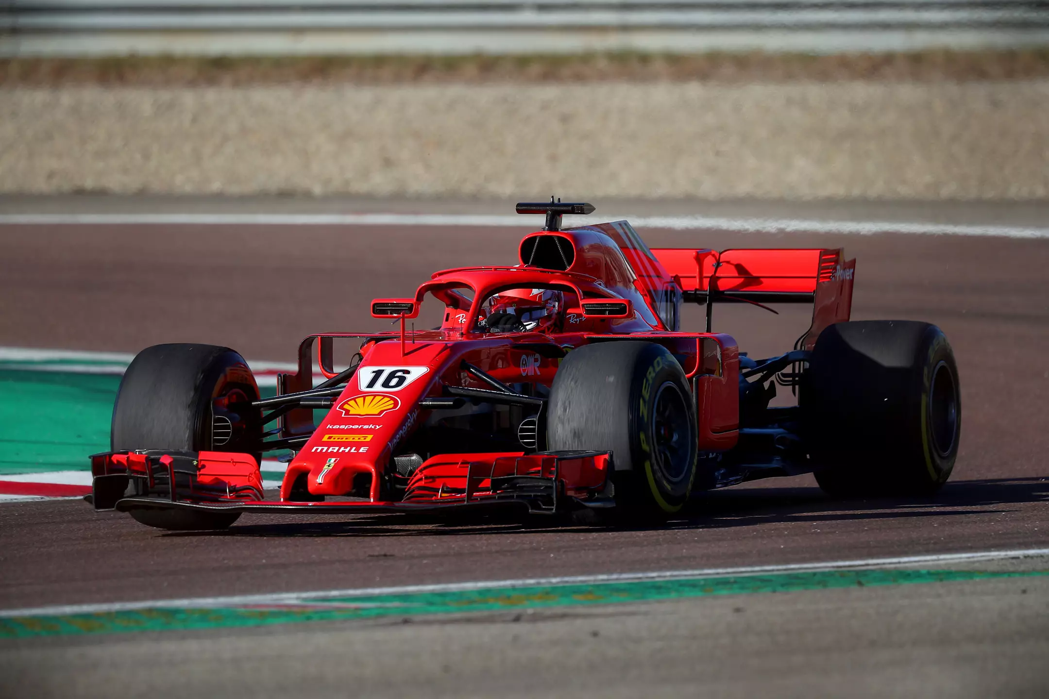 Ferrari testet in Imola... um seinen neuen Motor zu testen?