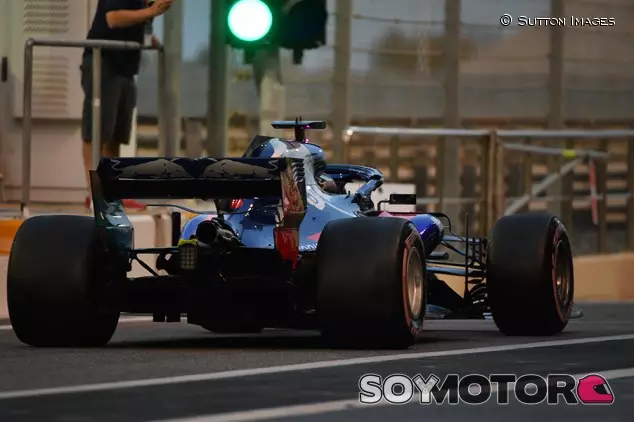 Daniil Kvyat yn Yas Marina