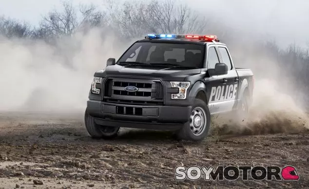 Ford F-150 дагы полициянын кийимин кийип жүрөт 59753_1