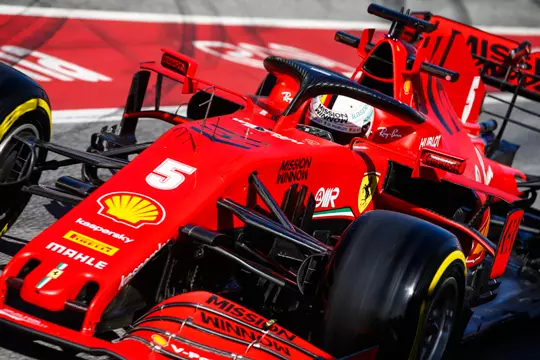 Vettel'e göre aerodinamik yük, araçların ağırlığını haklı çıkarmıyor
