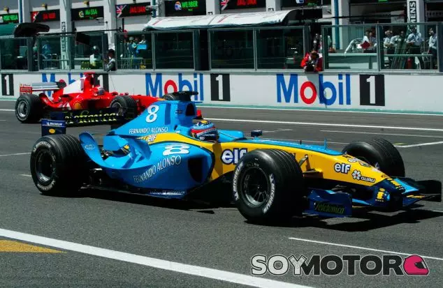 Fernando Alonso en Michael Schumacher bij Magny Cours