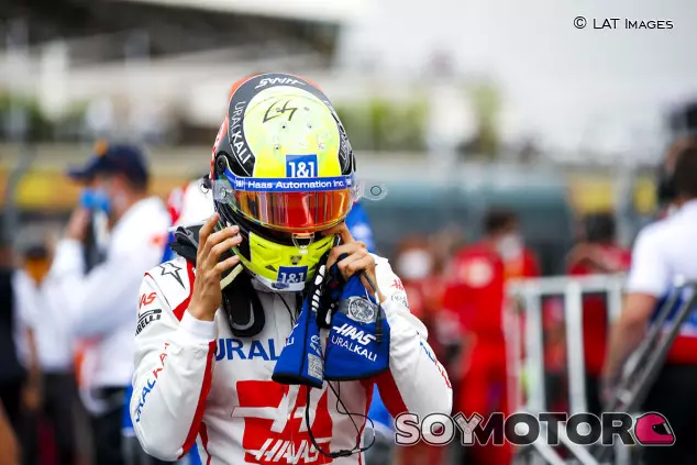 Why does Mick Schumacher 'examine' the rest of the cars after the races?