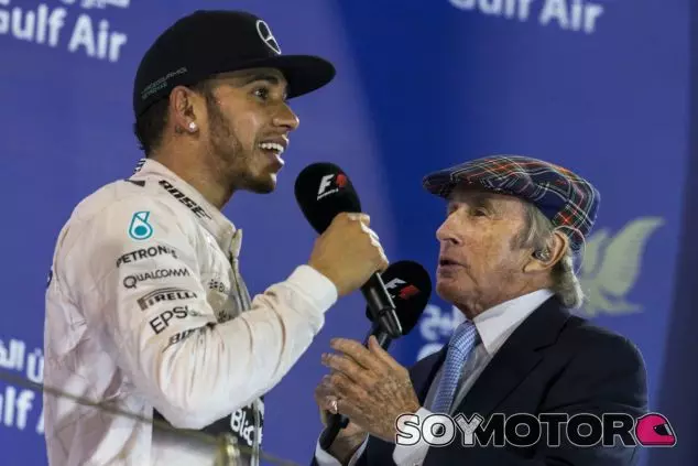 Jackie Stewart uskoo, että Hamilton on syyllinen Vettelin tapaukseen