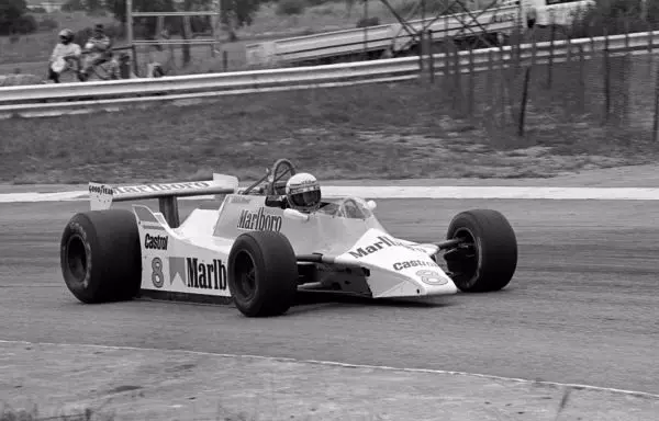 alain_prost_1980_soy_motor_0.jpg