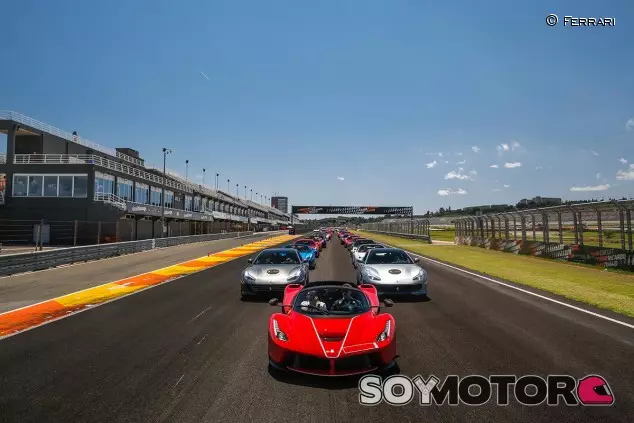 Passione Ferrari: דעם אָפּרוטעג אין טשעסטע דורך און פֿאַר דעם קליענט - SoyMotor