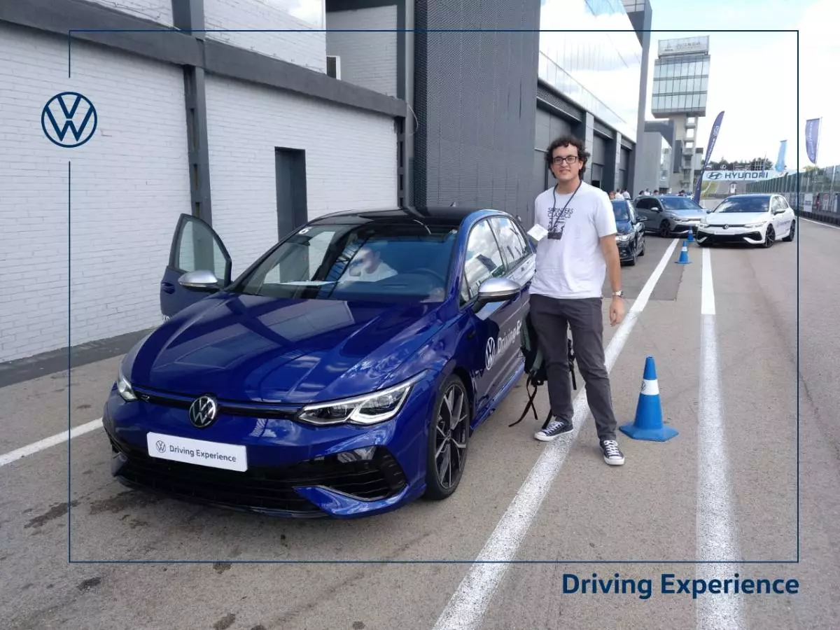 Volkswagen Driving Experience: ハラマでの生産的な朝