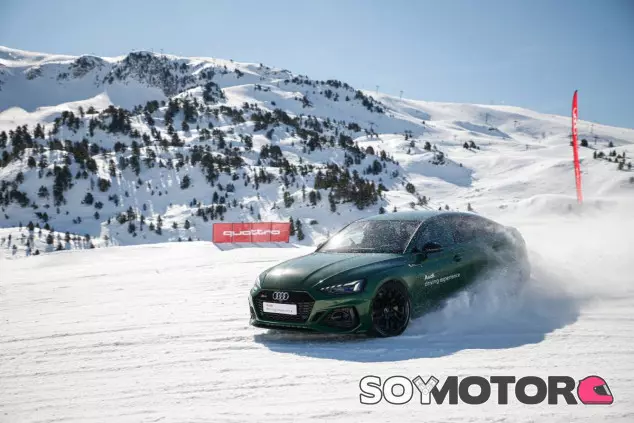 Baqueira-Beret मध्ये Audi सह बर्फावर स्किडिंग