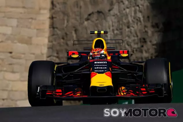 Max Verstappen në Baku - SoyMotor