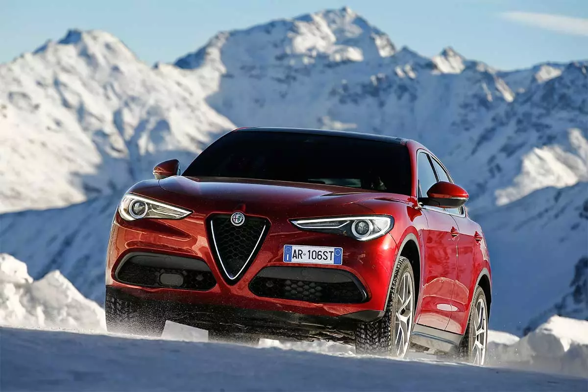 Alfa Romeo, gelecek 10 yılda geleceğini riske atıyor