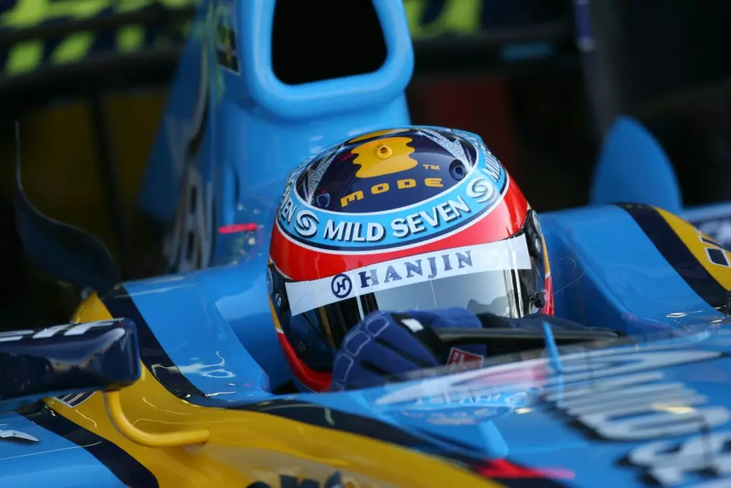 alonso_renault_2006_soymotor_2.jpg